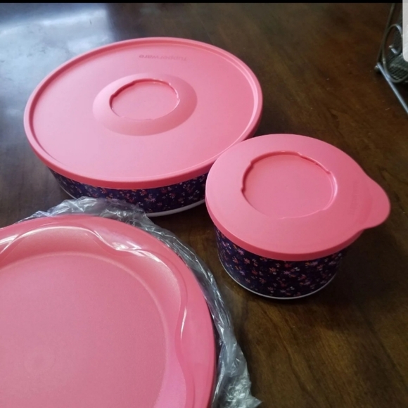 Tupperware | Dining | Tupperware Flowers Set | Poshmark